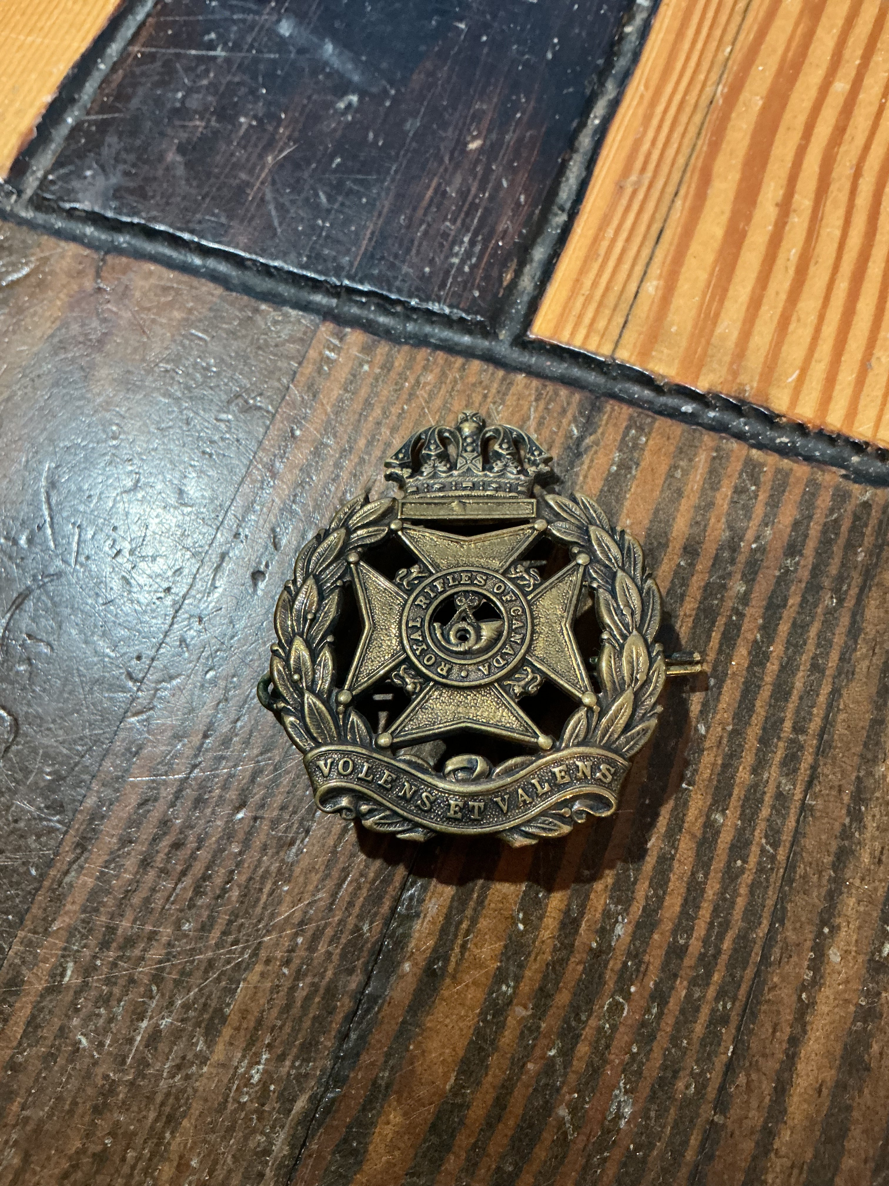 WW2 Royal Rifles Of Canada Cap Badge – Roy's Army Surplus & Collectables